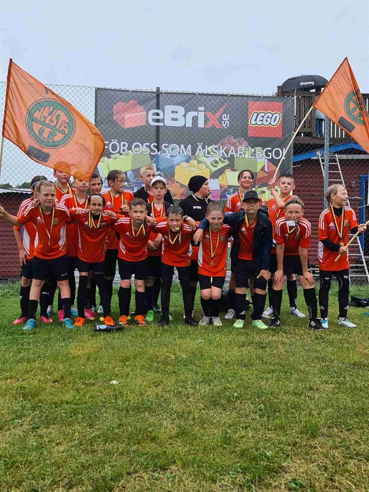 Glad sommar! | Hovsta IF FB P-11 | laget.se