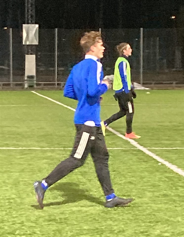 Kraftfull och följsam försvarsspelare ansluter! | Gimo IF FK Herr